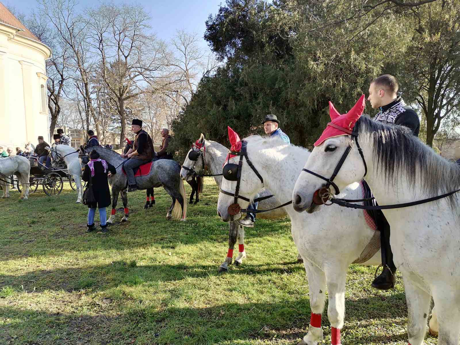 DOLOVO: Lep običaj jahanja konja ispoštovan i ove godine na drugi dan ...